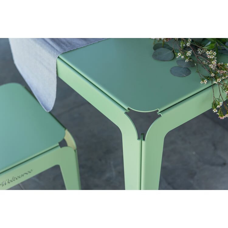 Tisch Bended Table 270, Blassgrün RAL 6021 | MAGAZIN