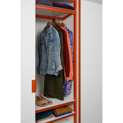 Fachboden zu Schrank P100, Weiß / RAL 2001 Rotorange | MAGAZIN